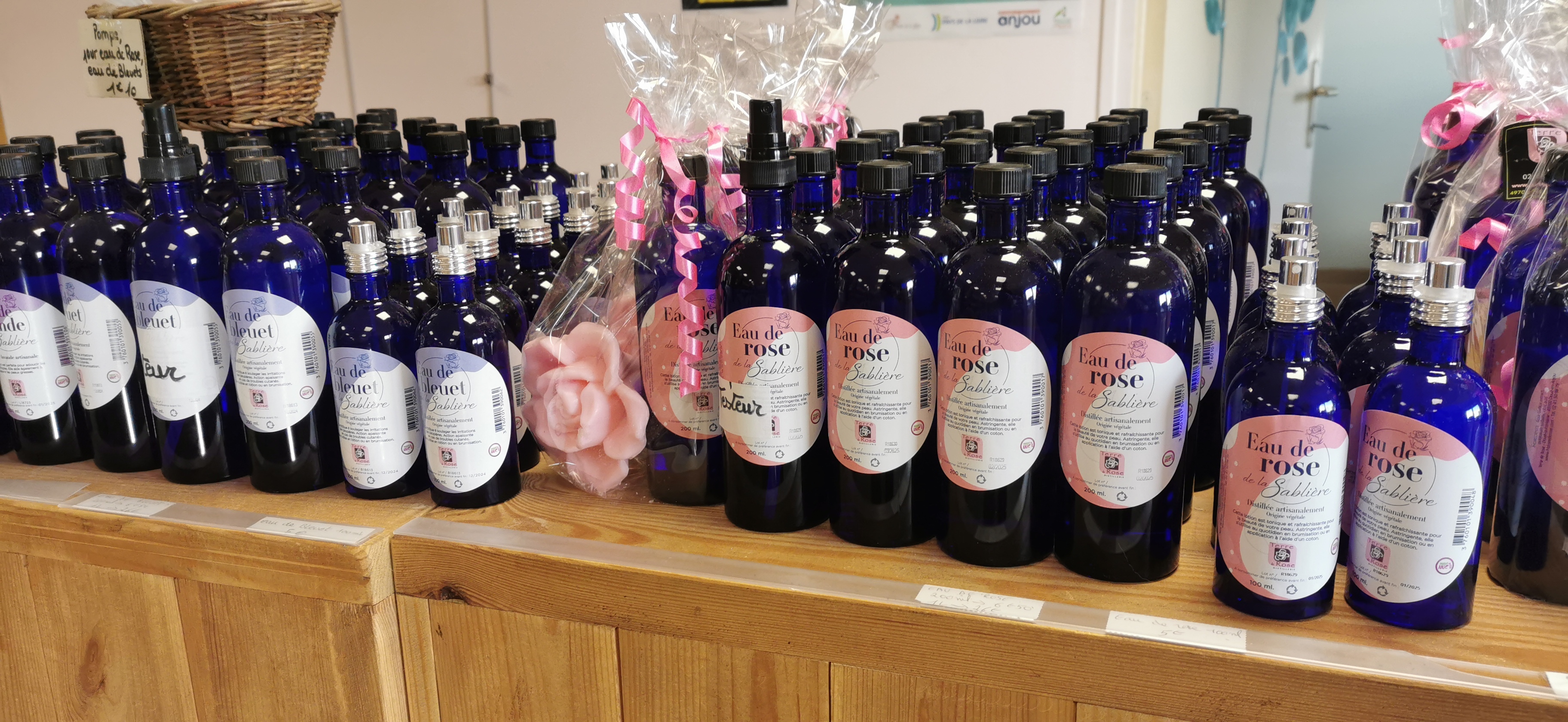Boutique de Terre de Rose Distillerie, DOUE-EN-ANJOU | Anjou Tourisme
