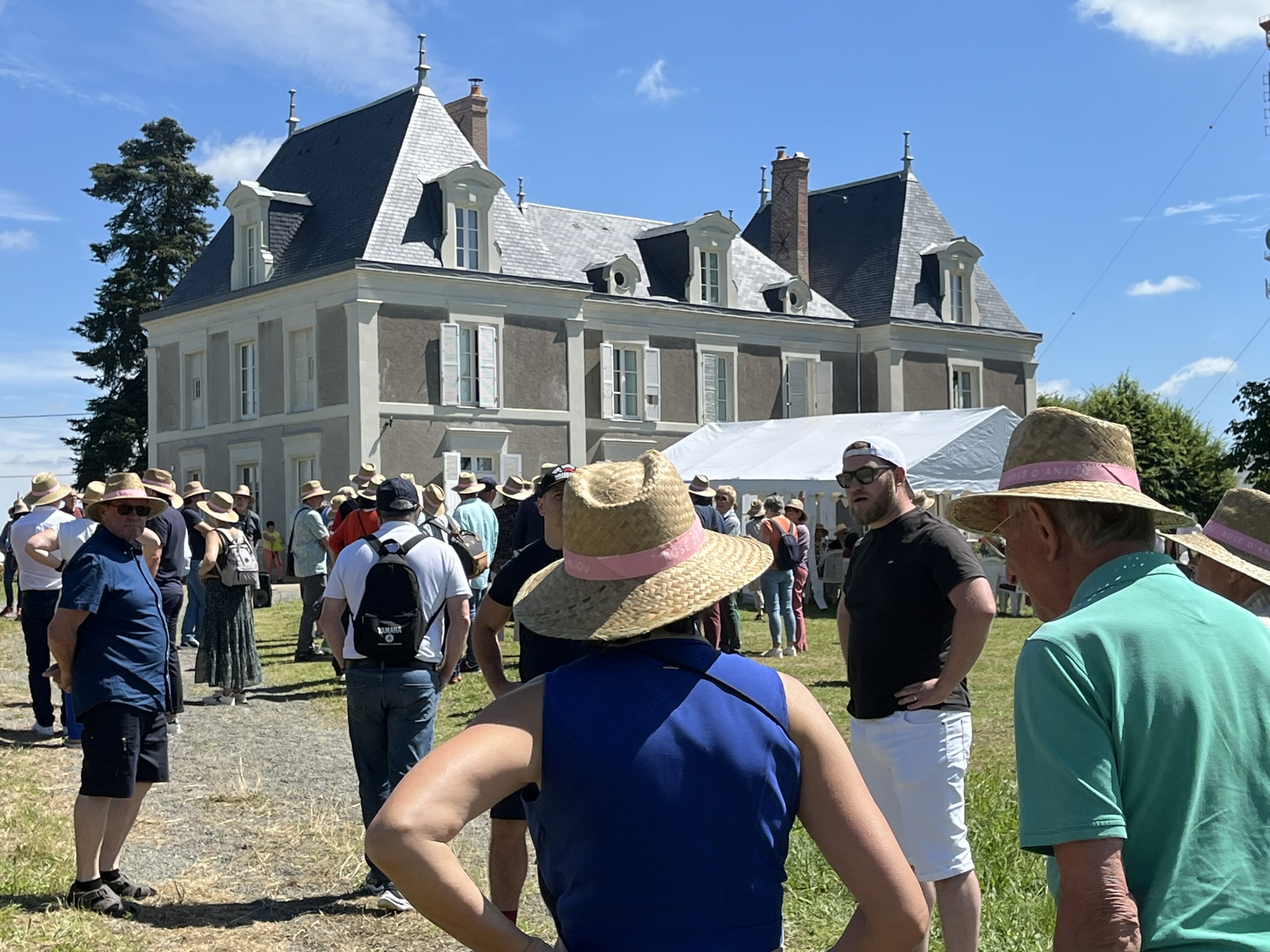 BARBECUE PARTY AU CHÂTEAU DE BELLEVUE, VAL-DU-LAYON | Anjou Tourisme