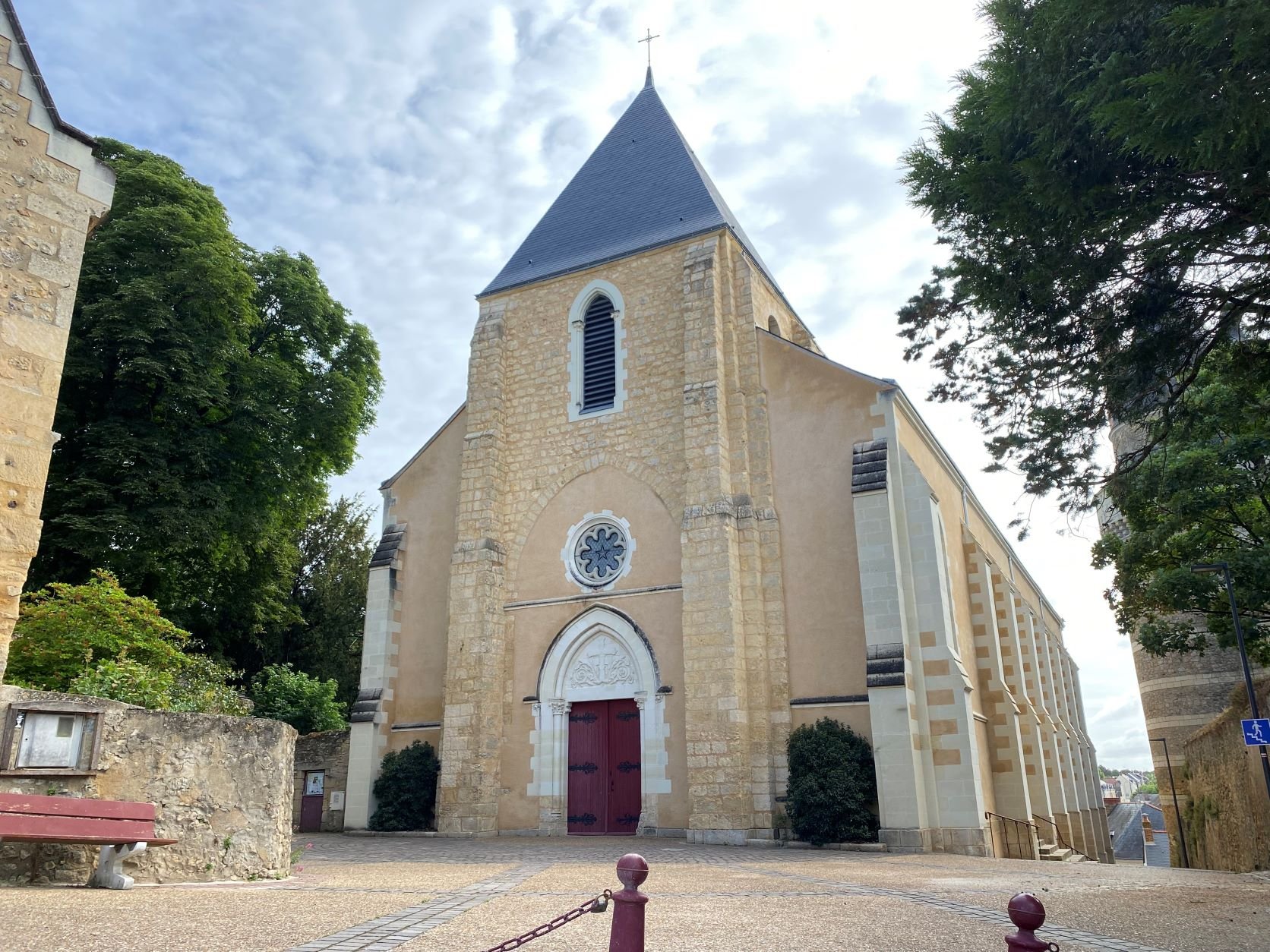 EGLISE NOTRE DAME, DURTAL | Anjou Tourisme