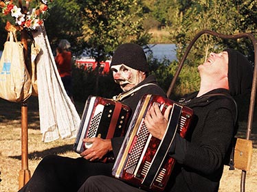 Spectacle « CLOCH’ART » -Cie Adzel, INGRANDES-LE FRESNE SUR LOIRE ...